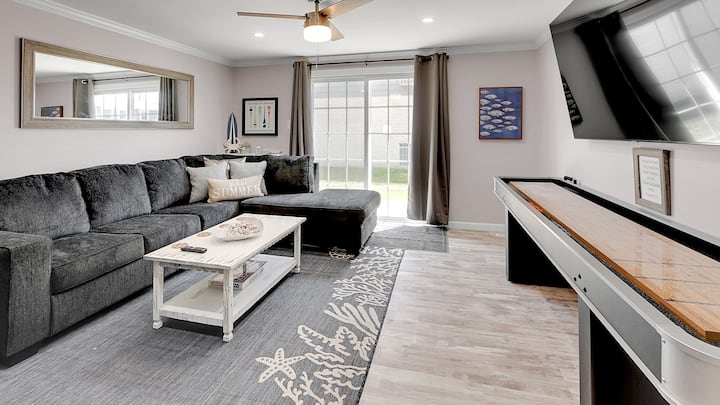 Downtown 2 Level. Pool. Walk To Beach & Boardwalk! - Ocean City, MD