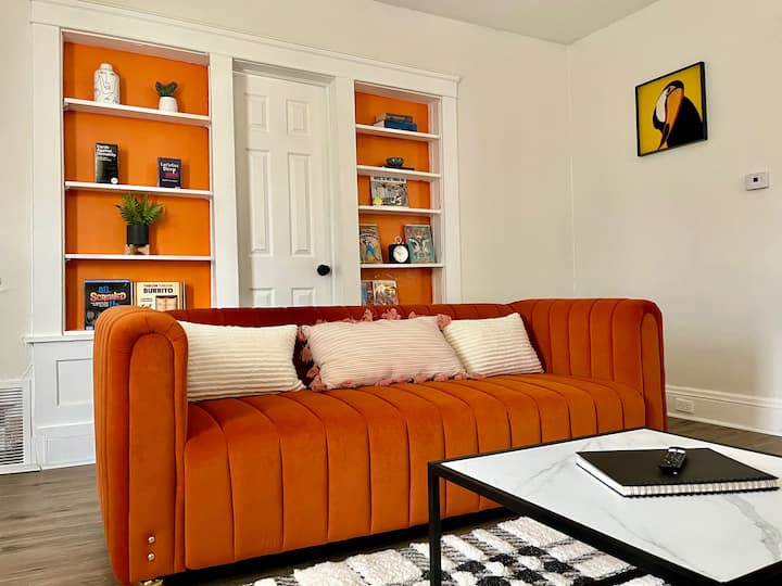 Elevated- A Touch Of Modern. (2br Cle Apt) - Cleveland Heights, OH