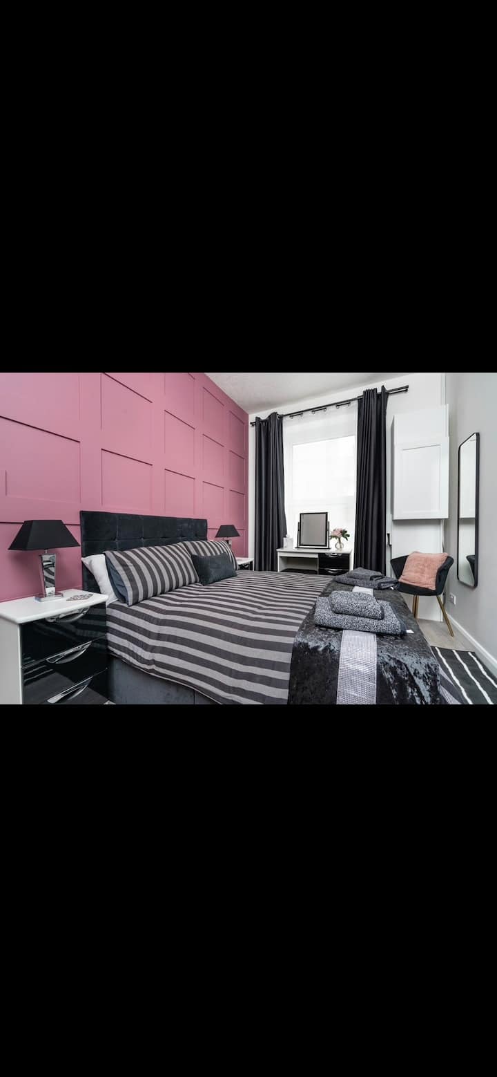 Number 30 - Apartment 1 - Derry