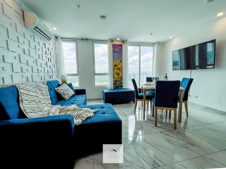 New Apt Great Hosts & Location - Panama