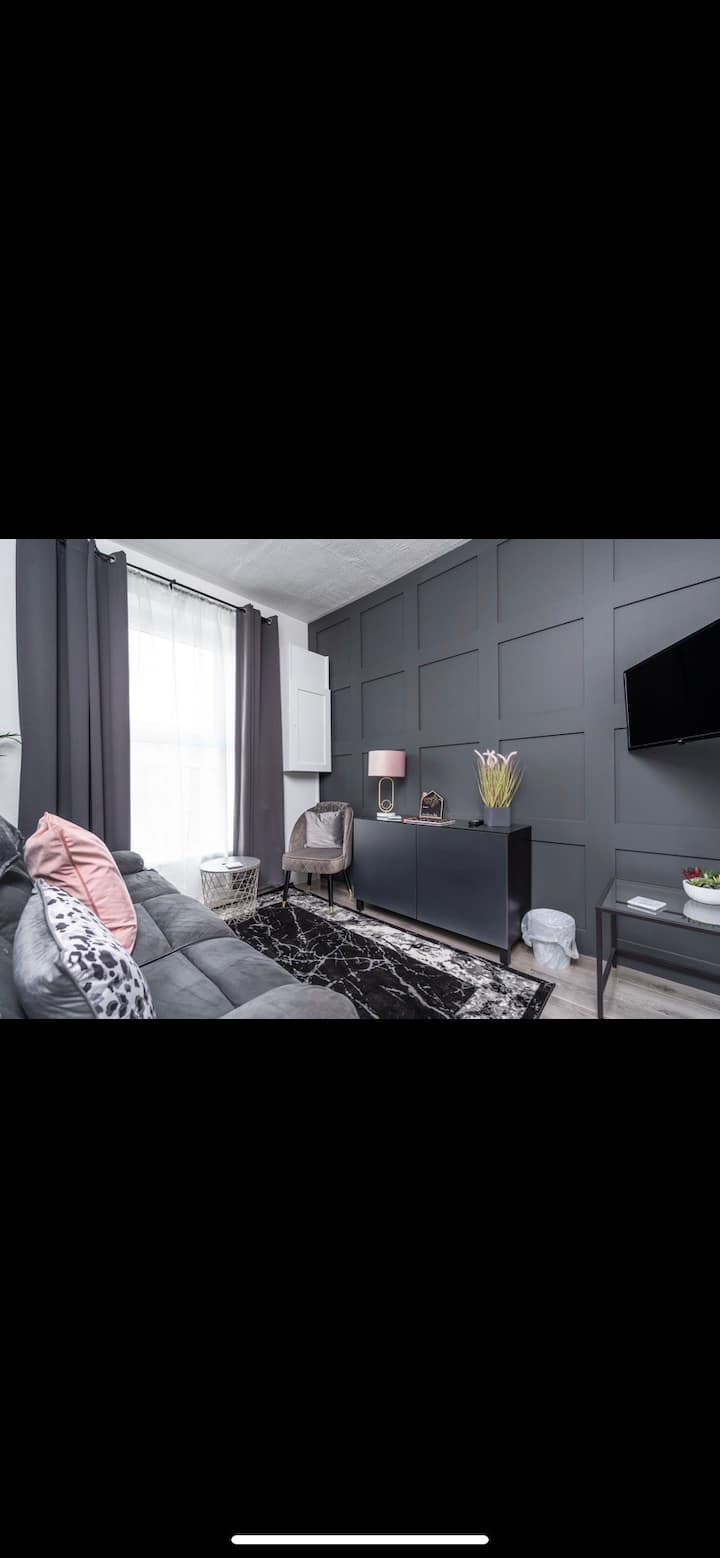 Number 30 - Apartment 2 - Derry