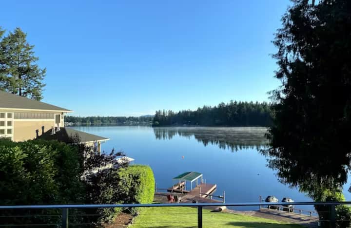 Lakefront Getaway At Lake Sawyer - Enumclaw, WA
