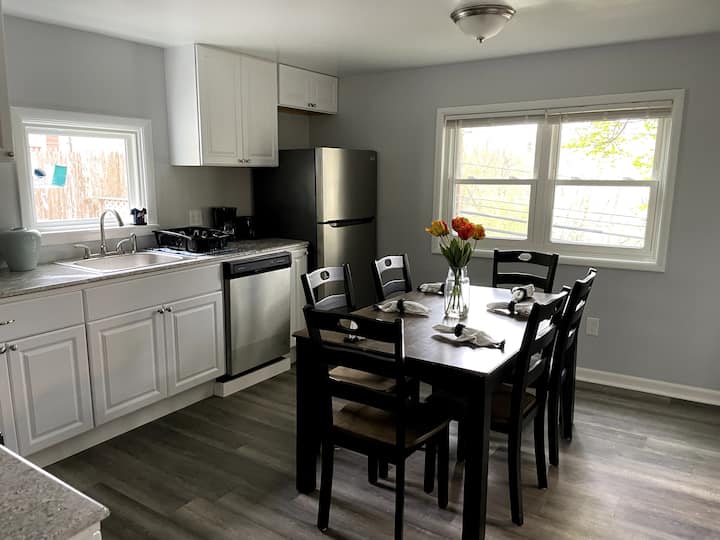 Downtown Oneonta Home 2 Min From Main St - Oneonta, NY