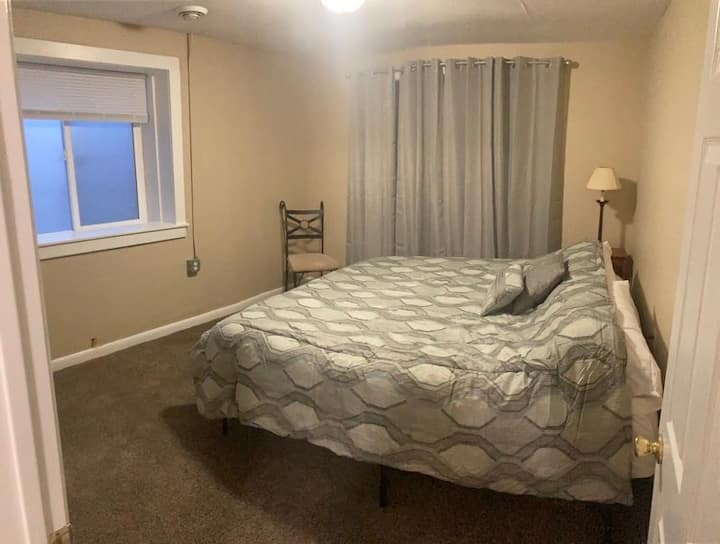 1st Floor 2 Bedroom Apartment - Dubuque, IA