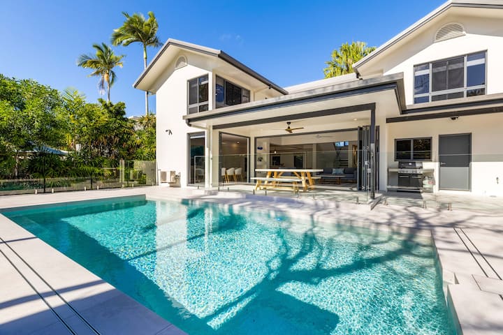 Raphari At The Cove: A Stunning Poolside Escape - Cairns