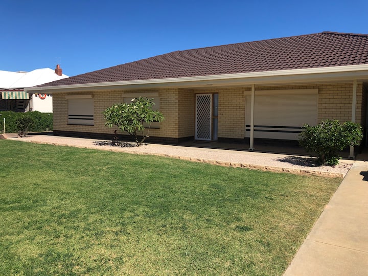 18onhughes - Moonta