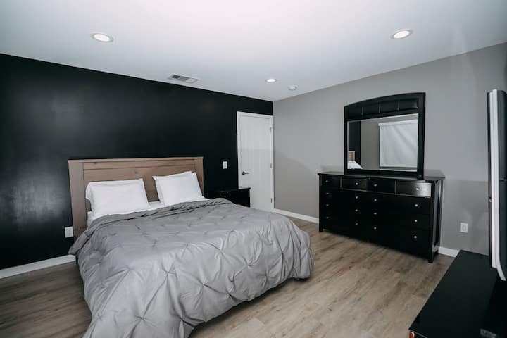 Inglewood's Paradise! Awaits You 1.5 Mil From Sofi - Manhattan Beach, CA