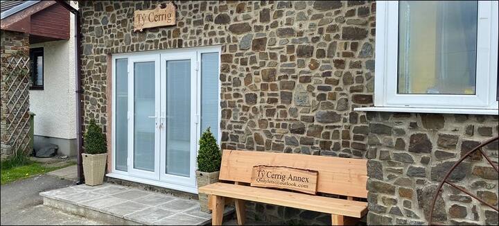 Ty Cerrig Seaside Annexe, New Quay, Ceredigion. - New Quay