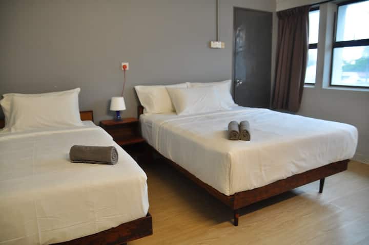*Promo* Grayhaus Inn Ipoh Superior Triple+ Room 02 - Ipoh