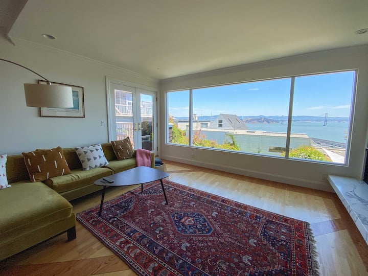 North Beach Telegraph Hill 3bed-2ba With Bay Views - San Francisco, CA