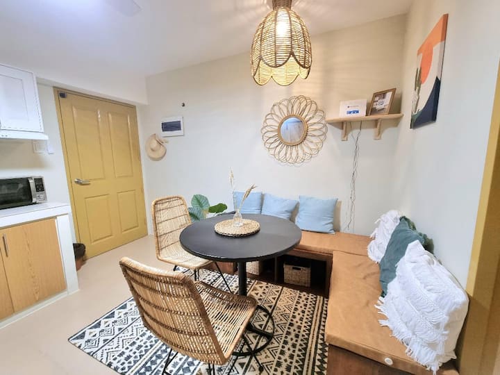 Eisser's Place 2br Condo Unit
(Marina Spatial) - Dumaguete