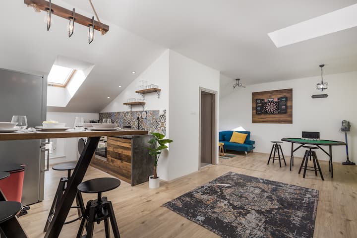 Udoban I Prostran Stan Na Petom Katu - Rijeka