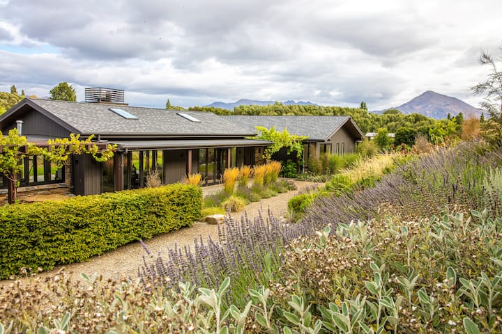 Quail Lodge - Home In Idyllic, Semi-rural Wanaka - Wanaka