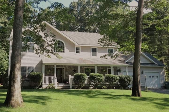 Saratoga! Piece Of Paradise By The Pool! - Saratoga Springs, NY