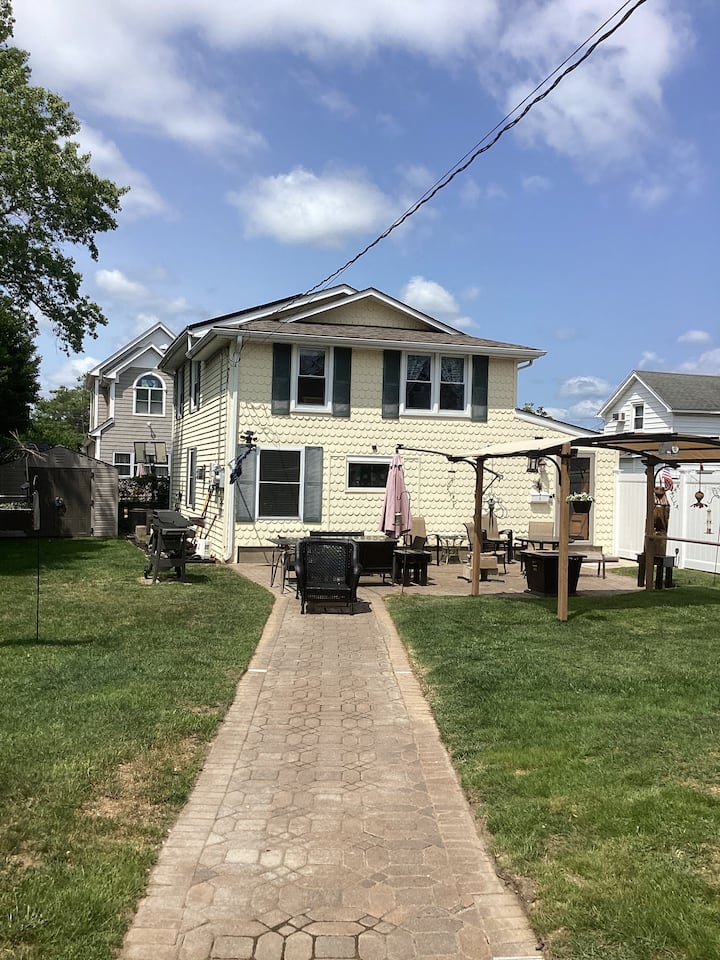 Walking Distance To Bars Rest. - Belmar
