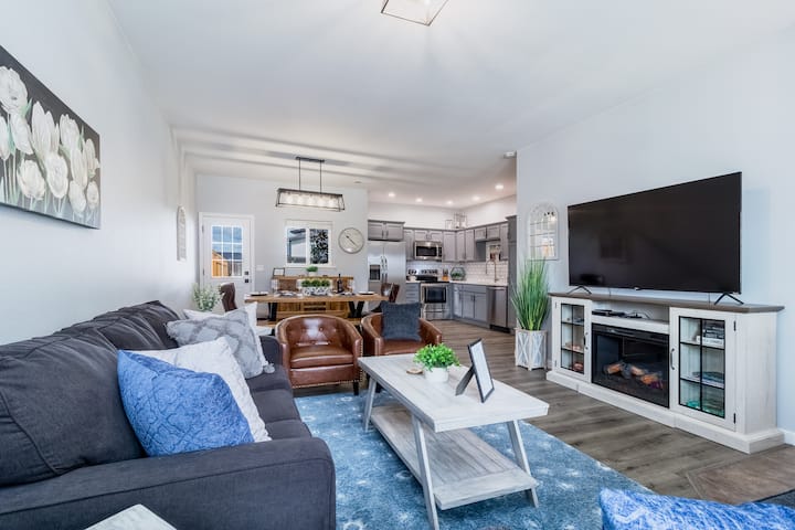 Modern Home Near Wwu 3 Bdrm, Ev Charger, Bbq, Roku - Walla Walla, WA