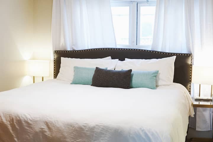 Cute + Stylish Winn Park Apartment - Sacramento, CA