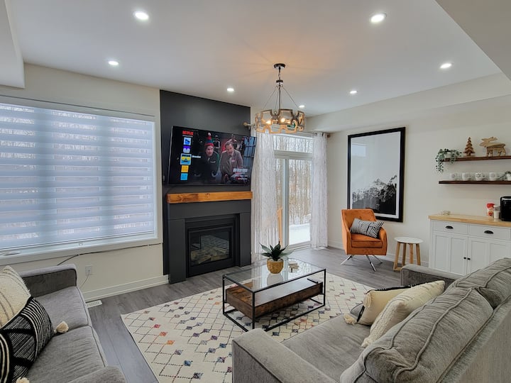 New Vacation Home Walk To Village/shuttle Bus - Collingwood