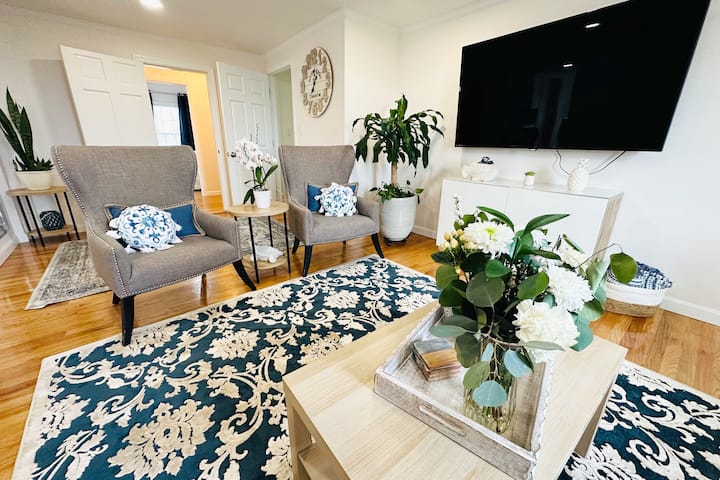 The Charming Apartment 10 Min To Newport Beaches - Newport, RI