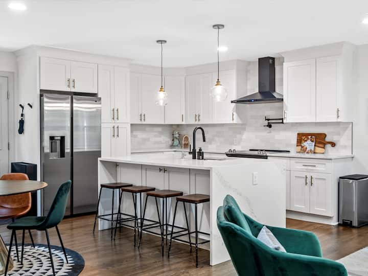4br W/king Pet Friendly - Mins To Uptown & Airport - Charlotte, NC