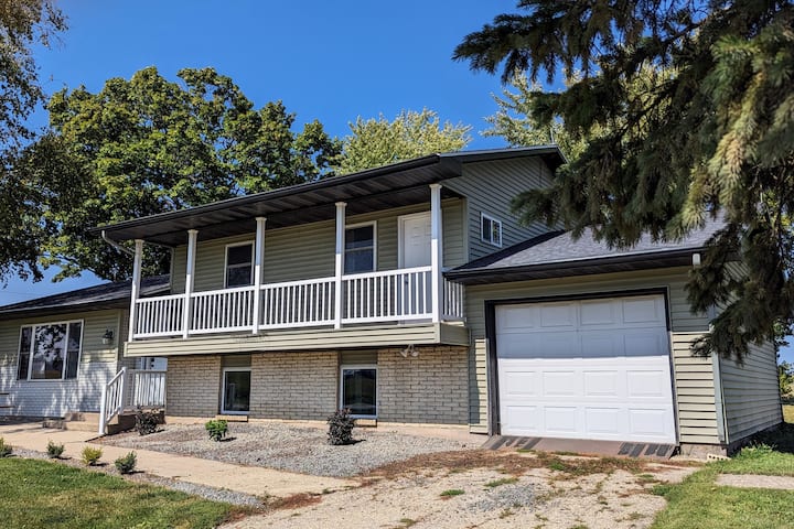 Silver Birch Retreat - Iowa County