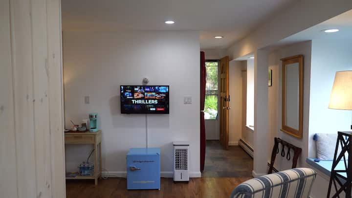 Peaceful Lake And Woodland Retreat - Peekskill, NY