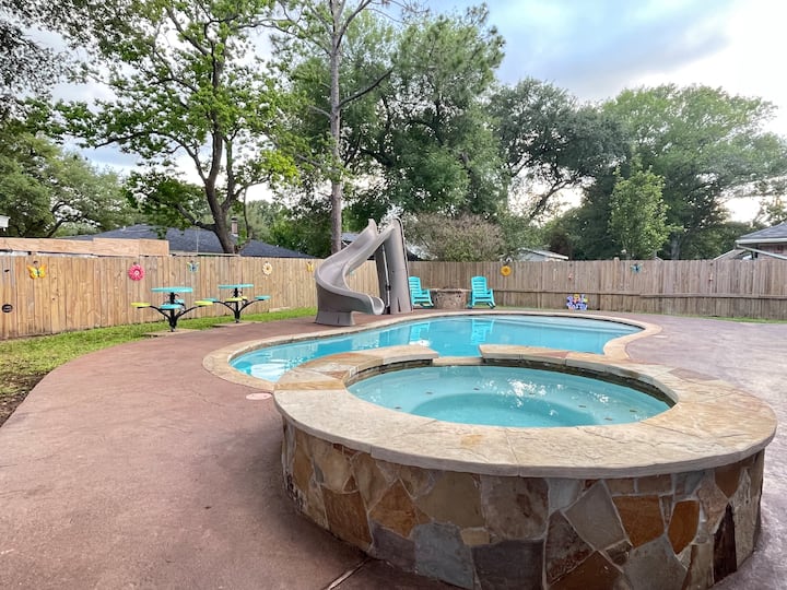 Gorgeous 3br Pool/cinema Home - Houston, TX
