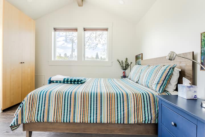 Madison Park Apartment - Seattle, WA