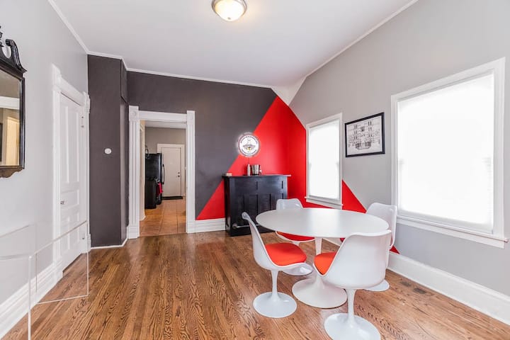 Grand Champions Suite, West Town - Lake Meadows, Chicago