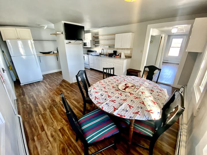 10 Min To Beach 3bd Apt. Sleeps 7. Pet Friendly - Saco, ME