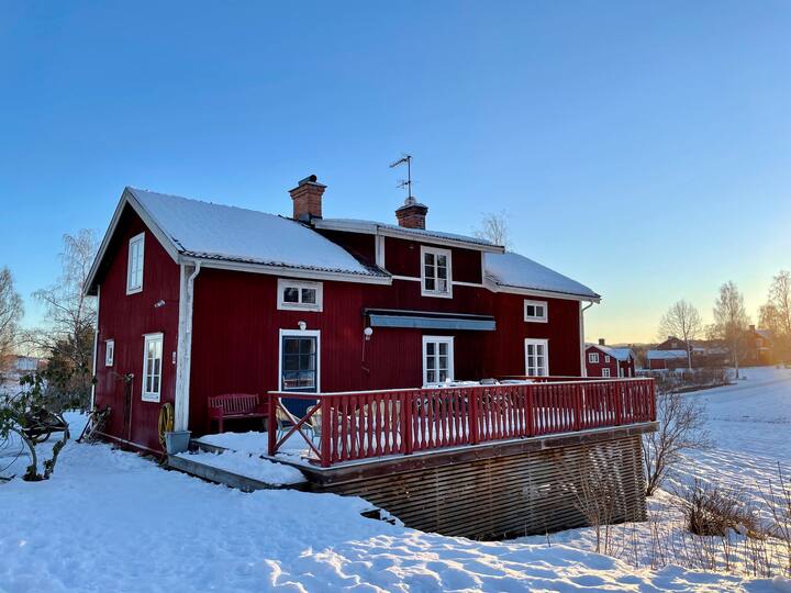 Stort Hus I Delsbo Hälsingland Nära Skidåkning - Delsbo