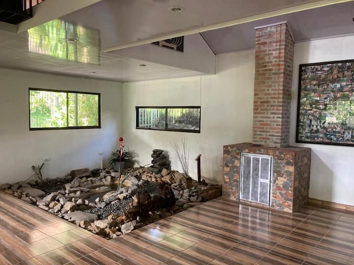 Verdant Arthouse With River View - Bajos del Toro