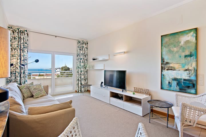 Luxurious 2-bed Sea-view W/ Pool - Albufeira