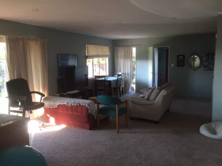 Waikuku Beach Apartment - Pegasus