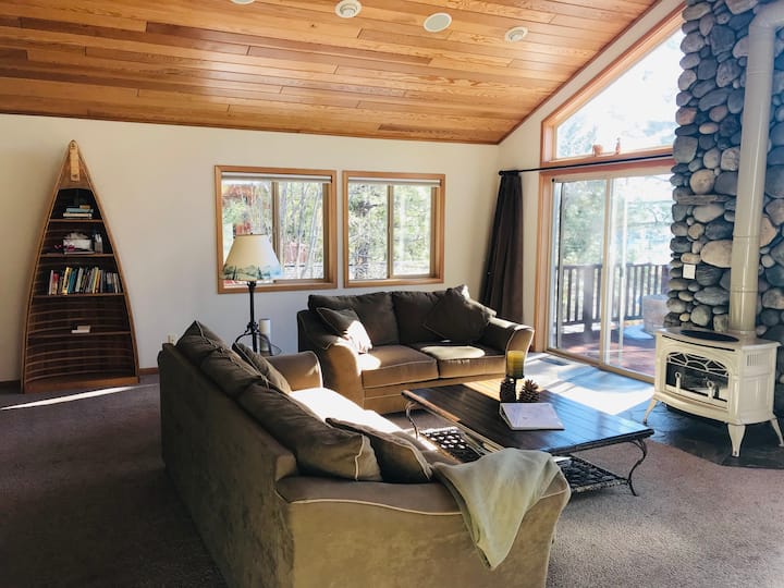 Stunning Tahoe Donner Home, Amazing Views - Truckee, CA