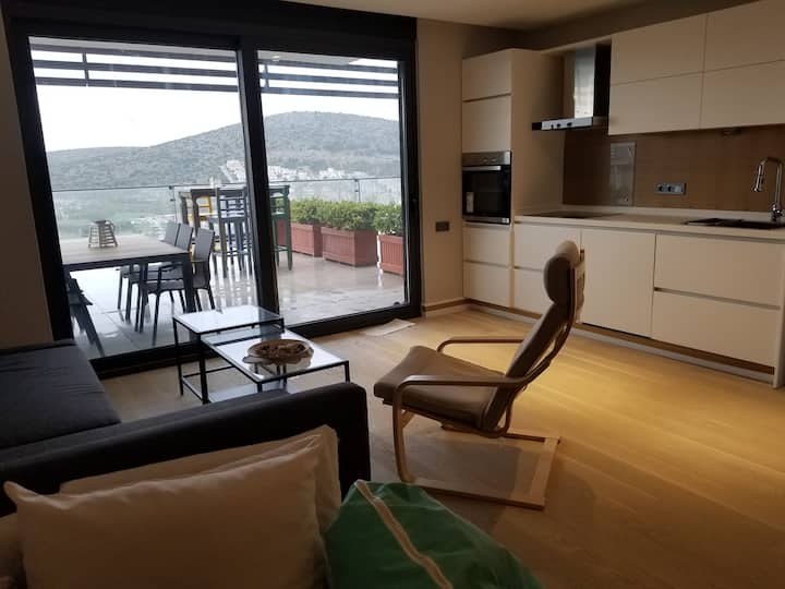 ÇEşme Marina Manzaralı 
Huzurlu - Çeşme