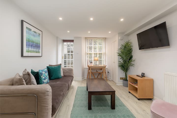 1 Bed Apartment Ideal For Royal Mile & Old Town - Edinburgh