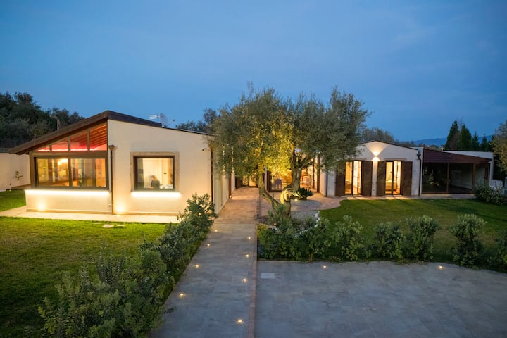 Triple Room In A Naturalistic Setting - Milazzo
