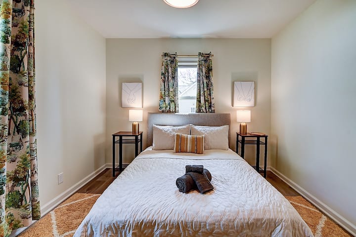 Cute-downtown Getaway! Sleeps 2 - Garfield Park Indianapolis