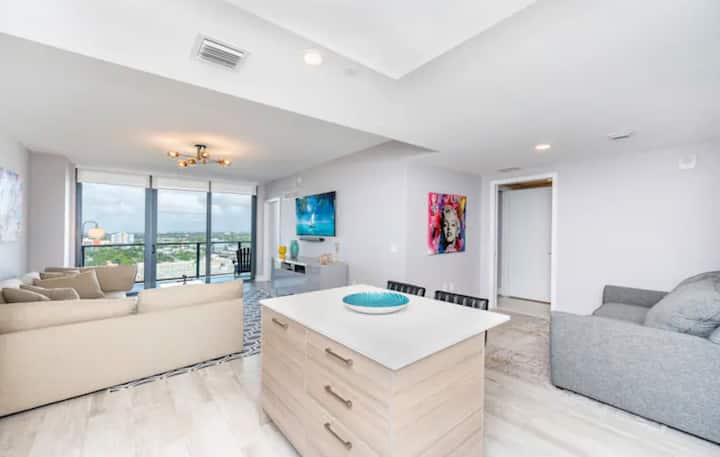 Luxury Midtown Miami Apt, Pool Spa Walk To Wynwood - Miami, FL