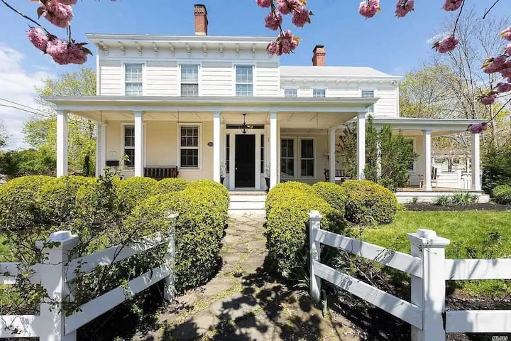 Charming Greenport Village Farmhouse - Greenport, NY