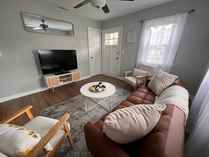 Home Near The Sea - Norfolk, VA
