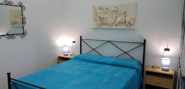 Rubino - Monolocale Sito Al Piano Terra - Formia