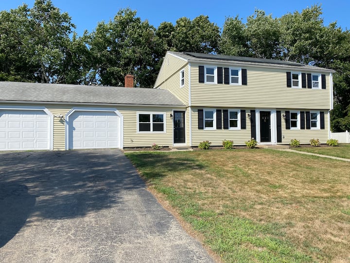 Beautiful Home In Eastward Look, Narragansett - Narragansett, RI