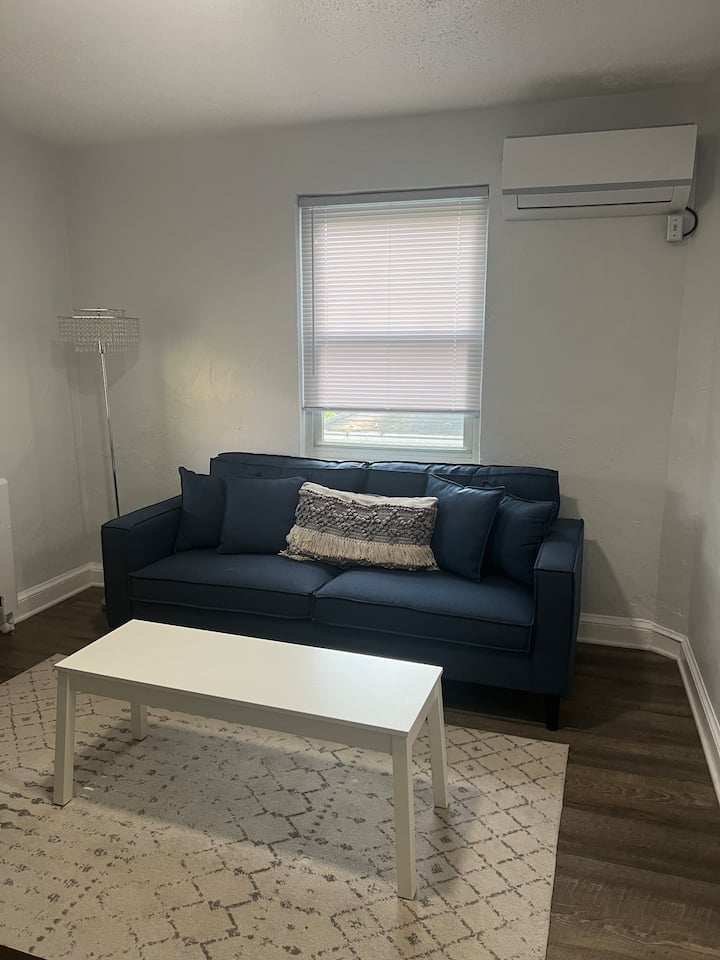 Cozy 2 Bedroom Retreat With Balcony & Easy Parking - Takoma Park, MD