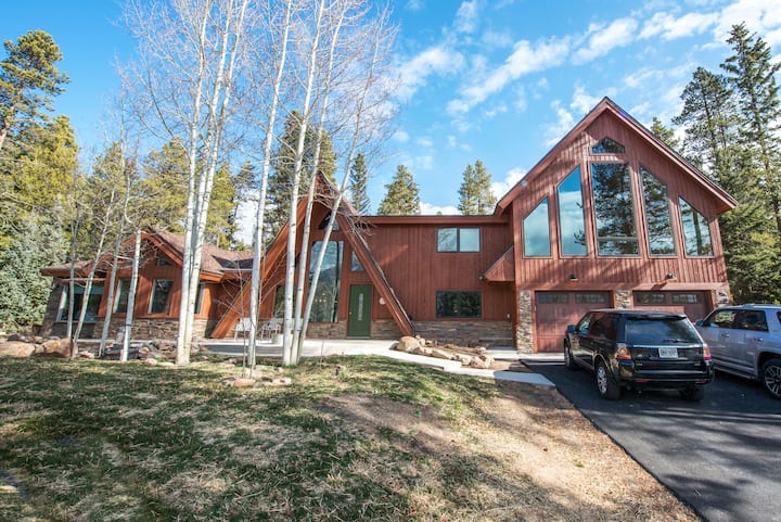 Large Home With Fabulous Views - Breckenridge, CO