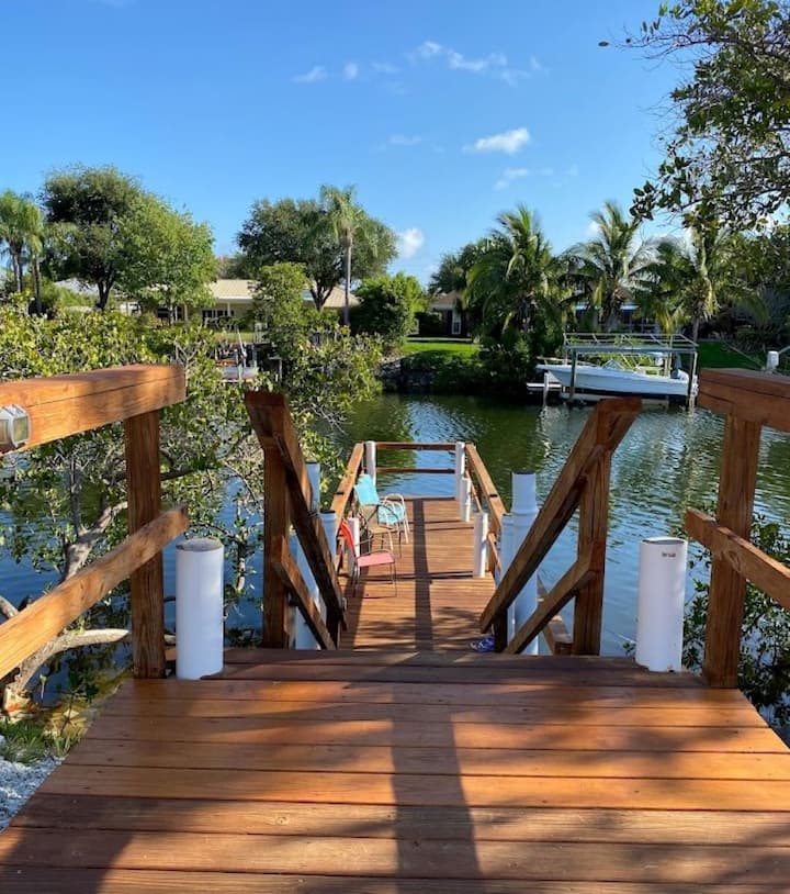 Tranquil Waterfront 2/1 In North Palm Beach - Palm Beach Gardens, FL