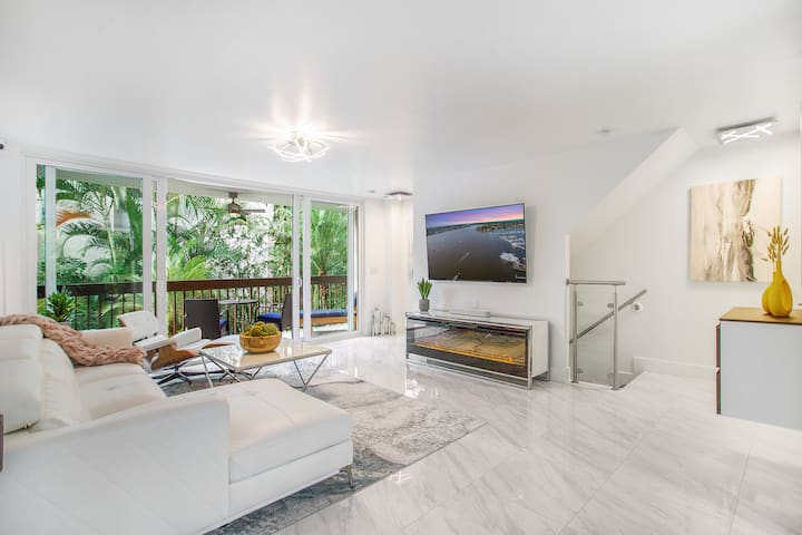 Modern Townhome Downtown Naples - Beach, 5th Ave - Naples, FL