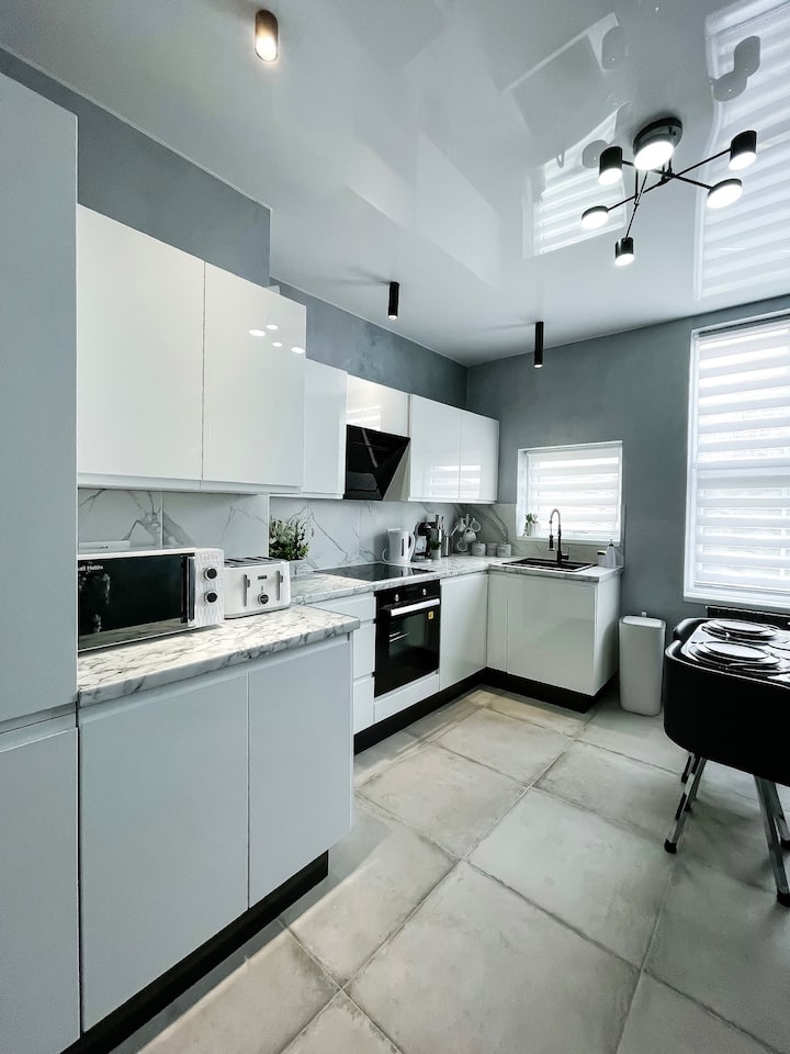 Grey Apartment - Doncaster
