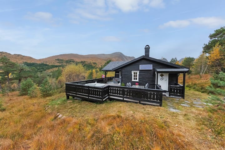 Fin Hytte I Skorgedalen (Isfjorden) - Norway